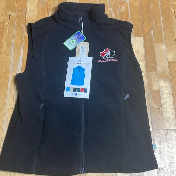 ash city | Jackets & Coats | Bnwt Womens Ash City Fleece Full Zip Vest ...